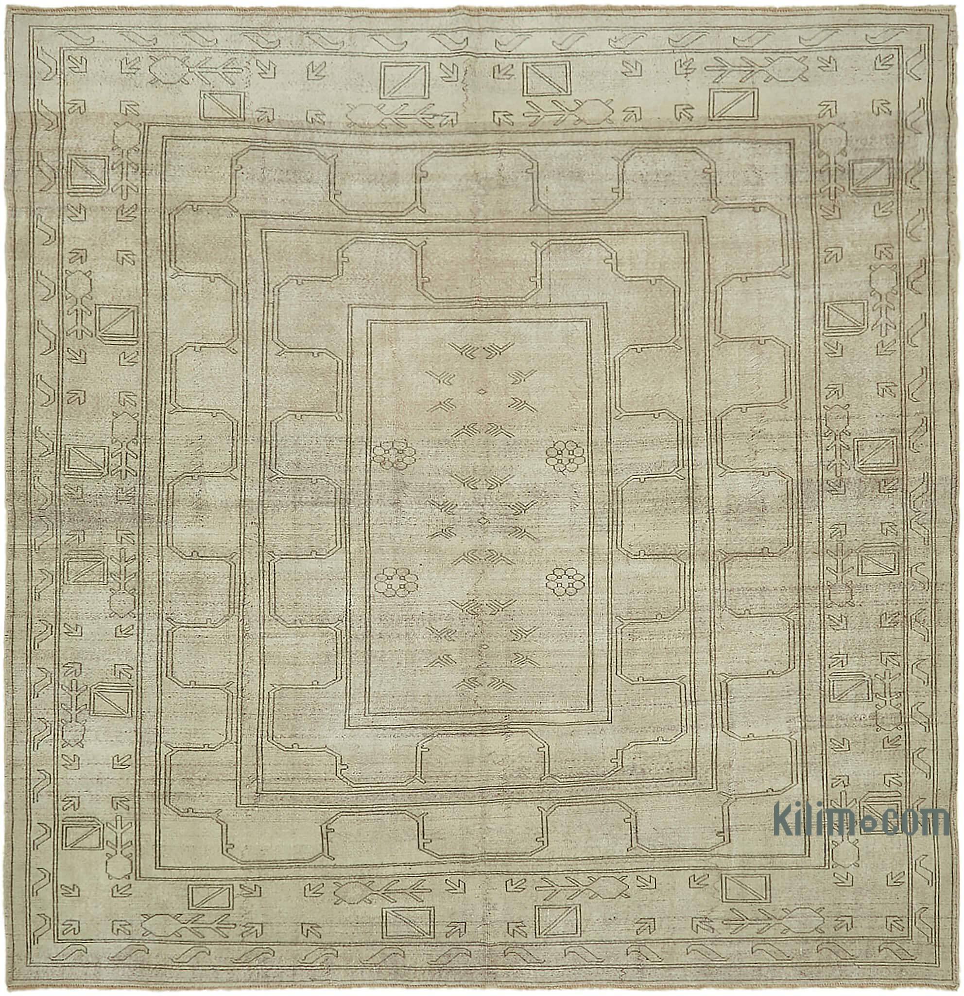 Shop Traditional Handwoven and Hand-knotted Rugs and Carpets