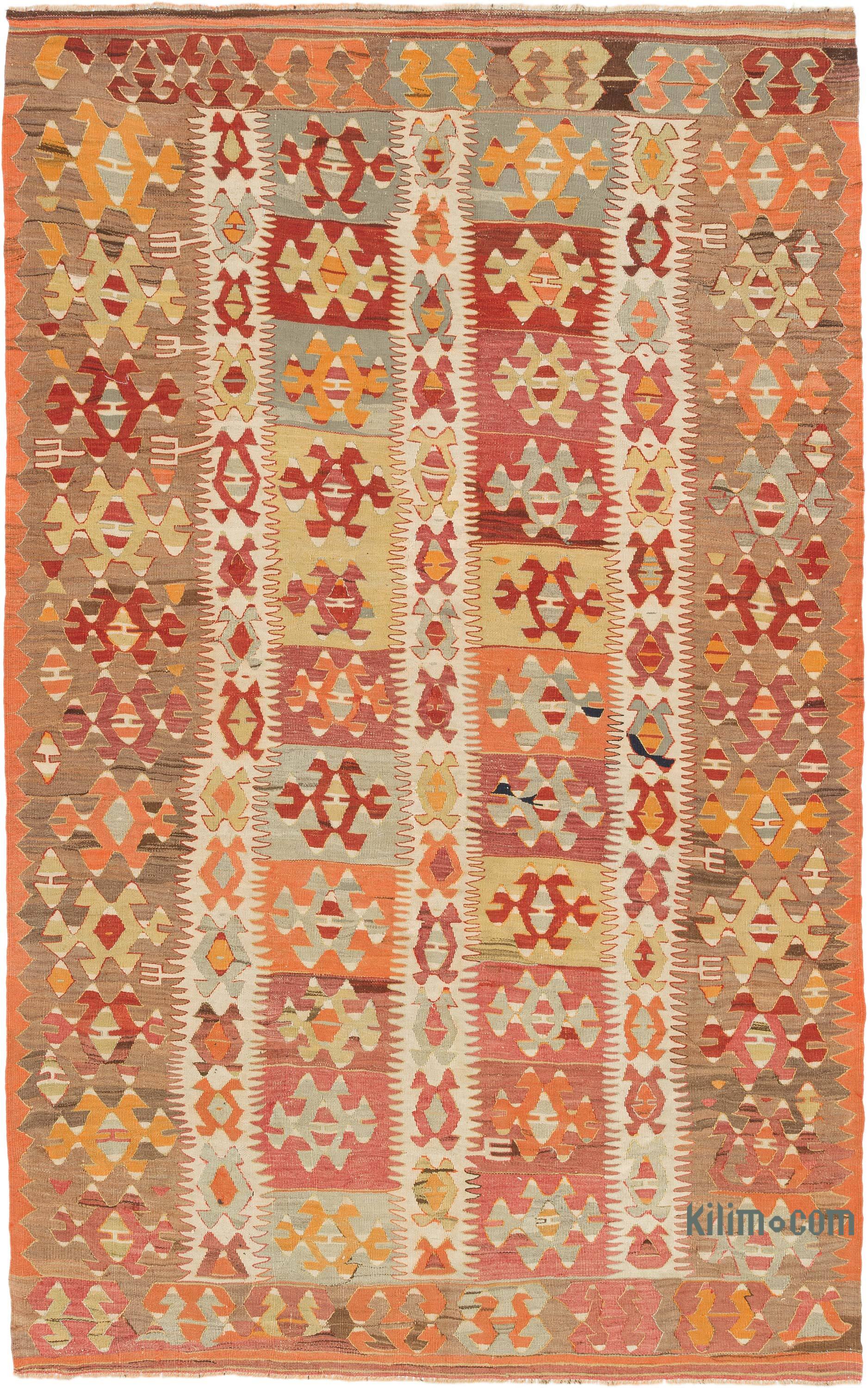 Shop Hand-woven Vintage Kilim Rugs, Carpets and Runners