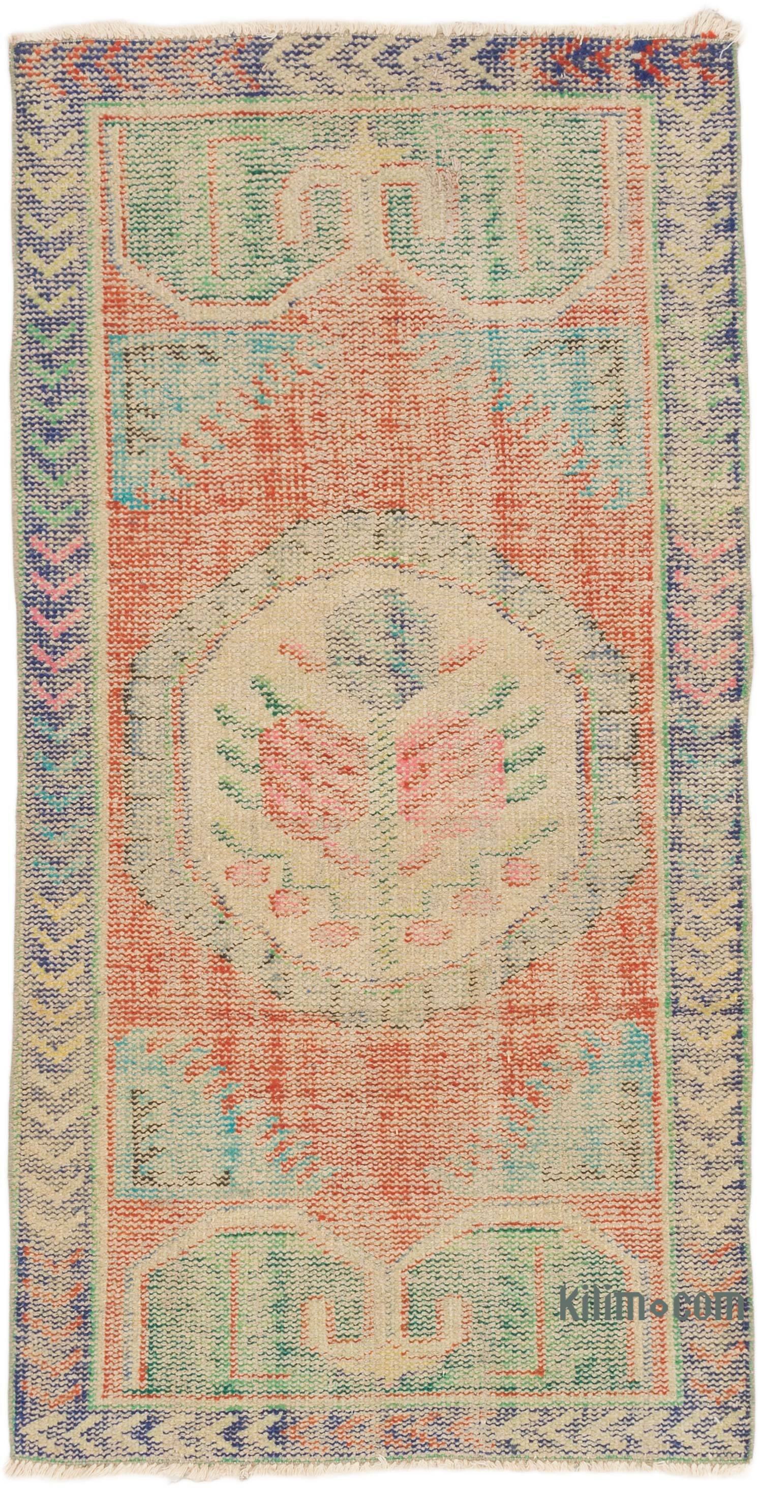 Shop Small Size Accent Rugs - New or Vintage